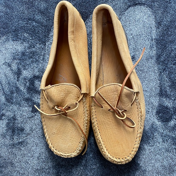 Minnetonka | Shoes | Minnetonka Weron Leather Loafer Style Shoes Size 3 ...